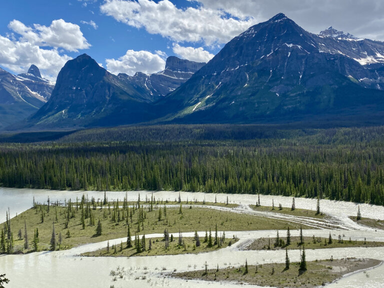 23 Must-See Stops on Canada's Icefields Parkway - Explore Now Or Never