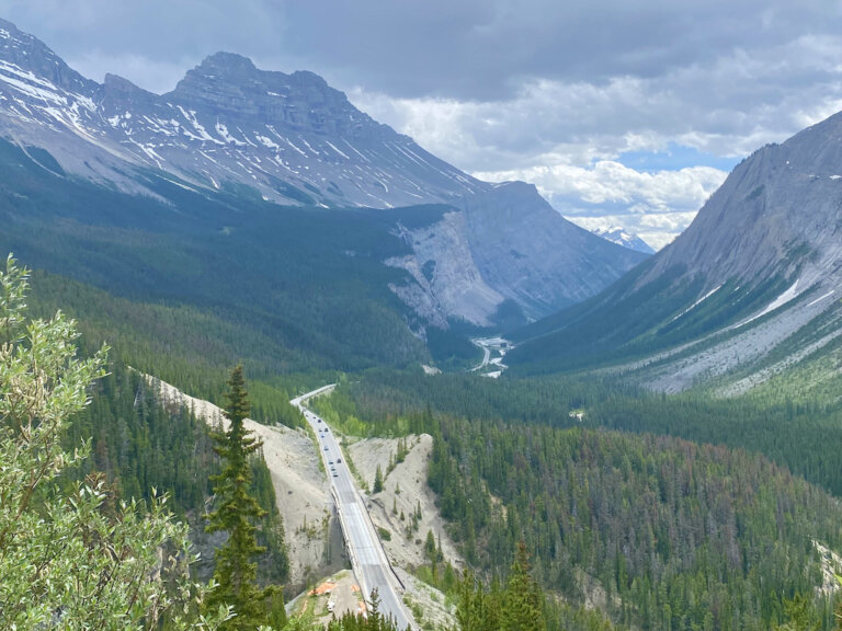 23 Must-See Stops on Canada's Icefields Parkway - Explore Now Or Never
